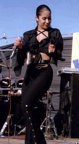 Selena Picture Gallery Number 6